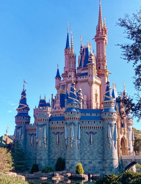 Hailee at Walt's World Vacations | Valley Center Chamber of Commerce